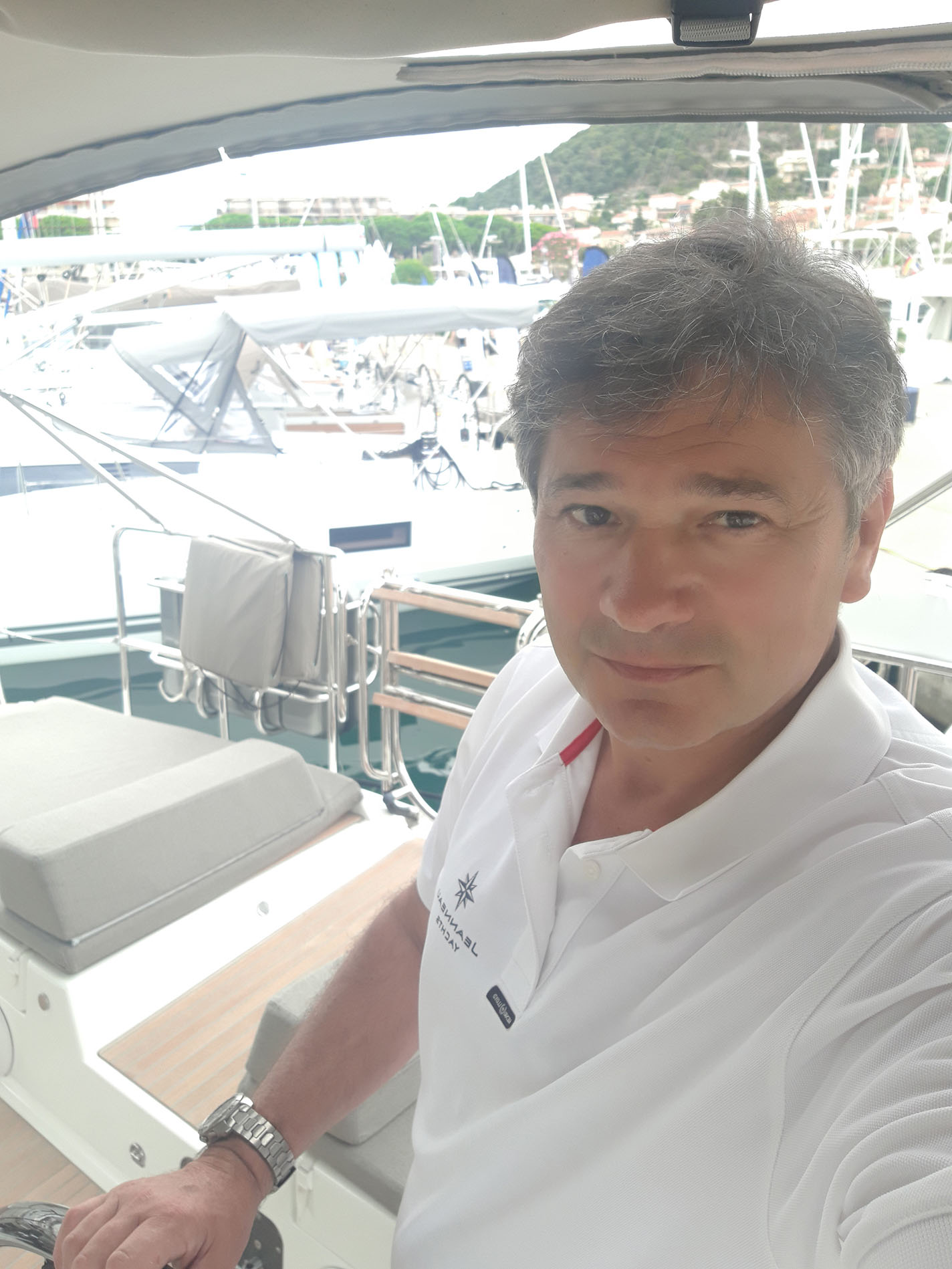 Jeanneau Yachts 65 - YachtClass